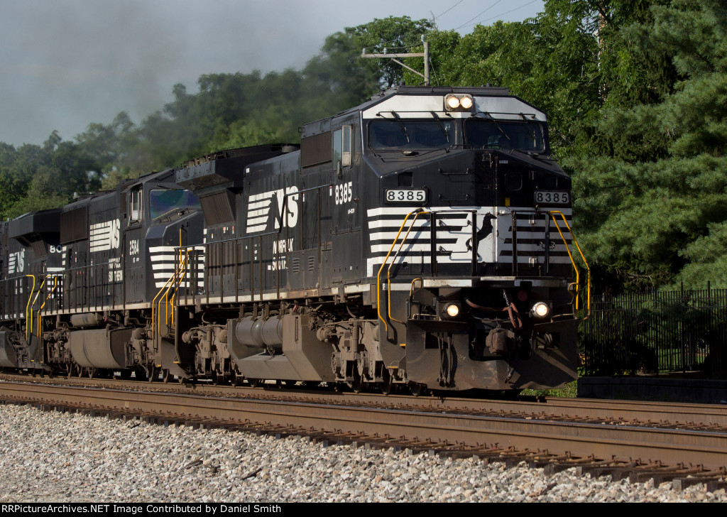 Close up on NS 8385.